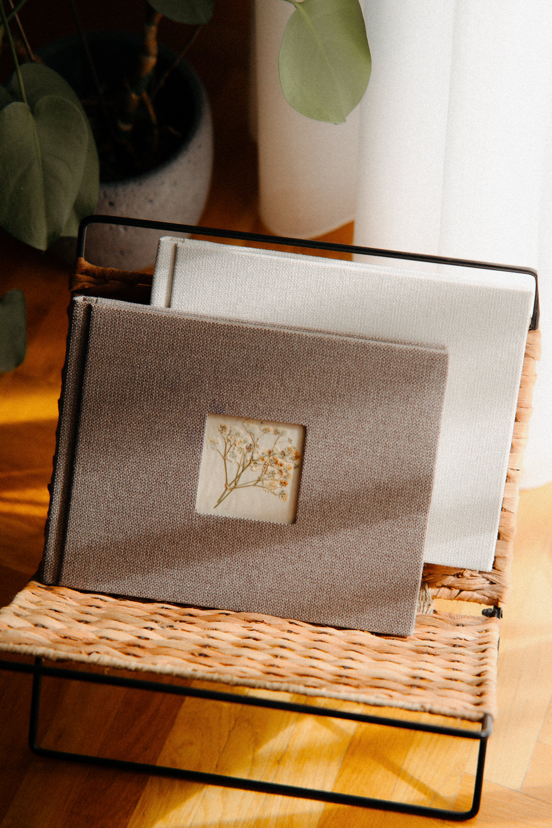 The Wedding Book - Ladies and Gentlemen Weddings